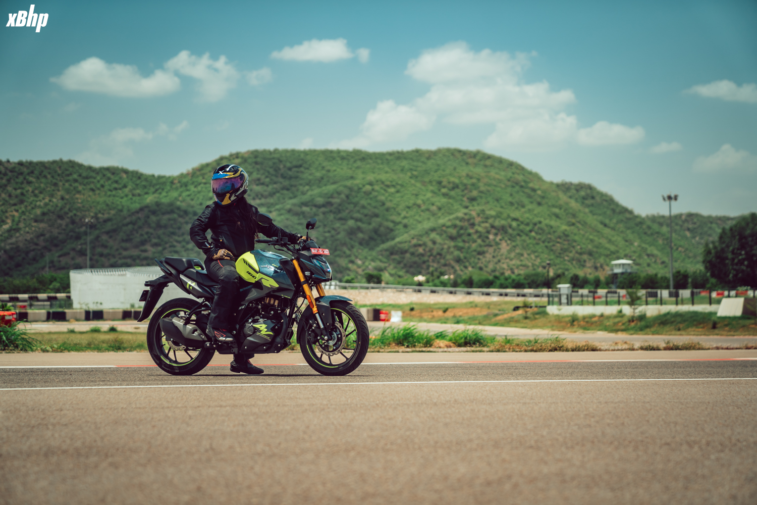 Hero Xtreme 160R 4V Review: Two more valves and a lot more fun! - xBhp ...