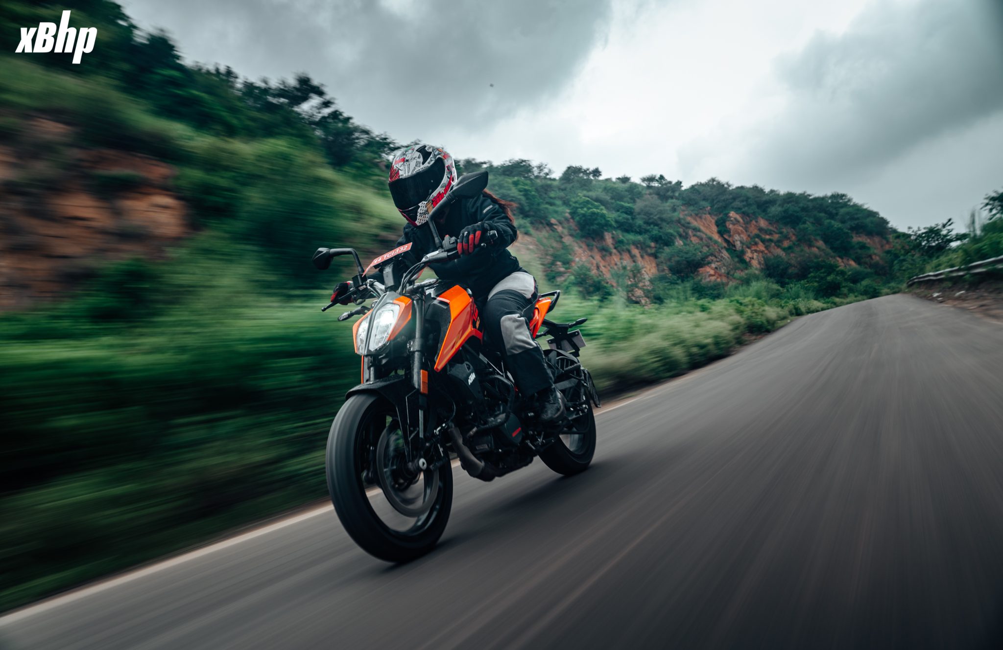 KTM 160 Duke Review :: Equipped to Dethrone!