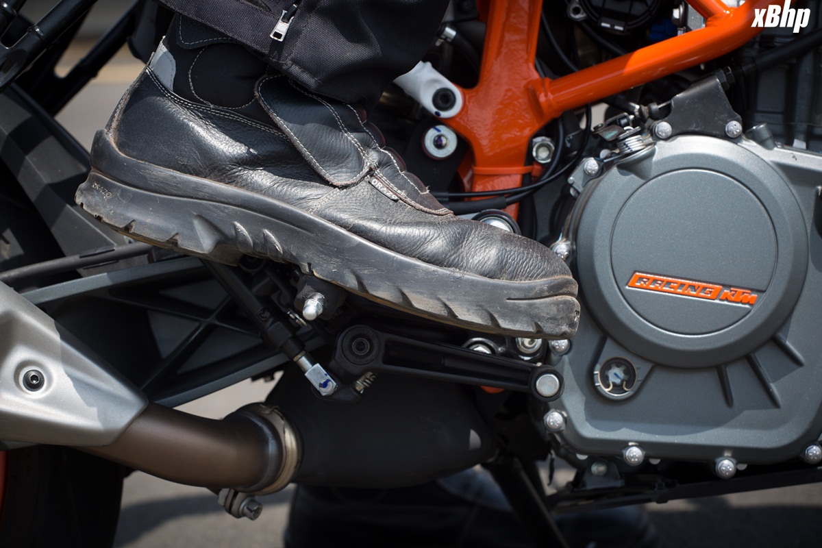 2017 KTM 390 Duke Review: Rioters!